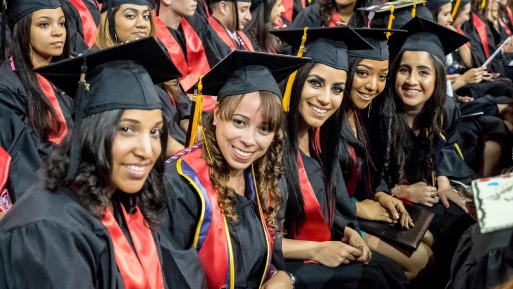 Mengerti Jenis-jenis Cumlaude dan Tips Meraihnya – Indonesia College ...