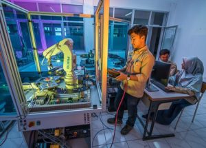 Polman Bandung: Sejarah, Program Studi, dan Jalur Pendaftarannya ...